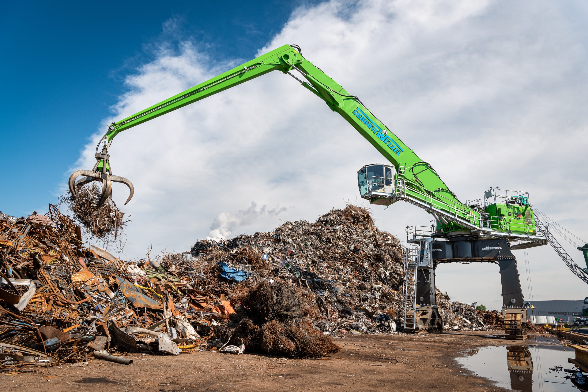 SENNEBOGEN Umschlagbagger 875 E - Sennebogen - Baumaschinen & Bau Forum ...
